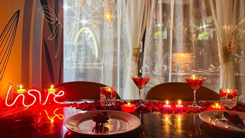 Indulge the Most Finest Romantic Candlelight Dining | Delhi NCR